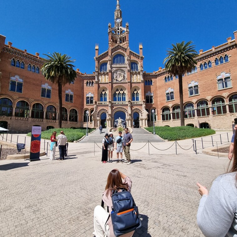 바르셀로나 사그라다 파밀리아 내부 차량 반일 프리미엄 가우디 투어 구엘공원사그라다파밀리아성당 내부 투어입장권확보중