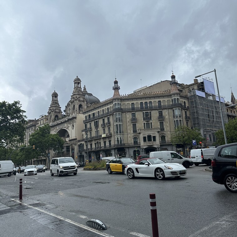 바르셀로나 가우디 반일투어 차량 반일 프리미엄 가우디 투어 구엘공원사그라다파밀리아성당 내부 투어바르셀로나 마이리얼트립