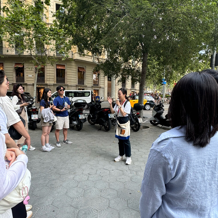 바르셀로나 가우디 반일투어 차량 반일 프리미엄 가우디 투어 구엘공원사그라다성당 내부 투어입장권 확보중 마이리얼트립