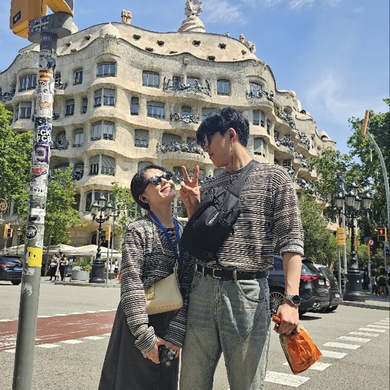 바르셀로나 가우디 반일투어 차량 반일 프리미엄 가우디 투어 구엘공원사그라다성당 내부 투어입장권 확보중 마이리얼트립