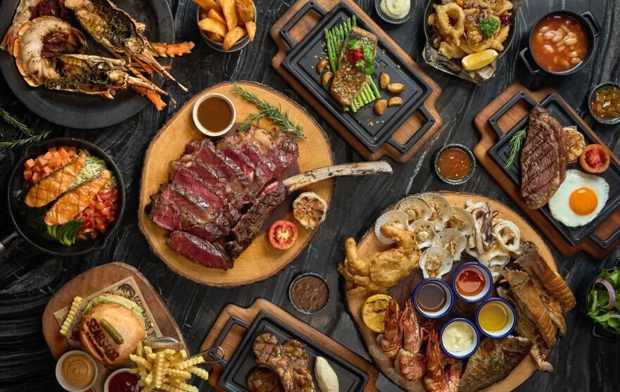 푸켓 빠통 비치 시어스 앤 코 바 & 그릴 BBQ 해산물 뷔페